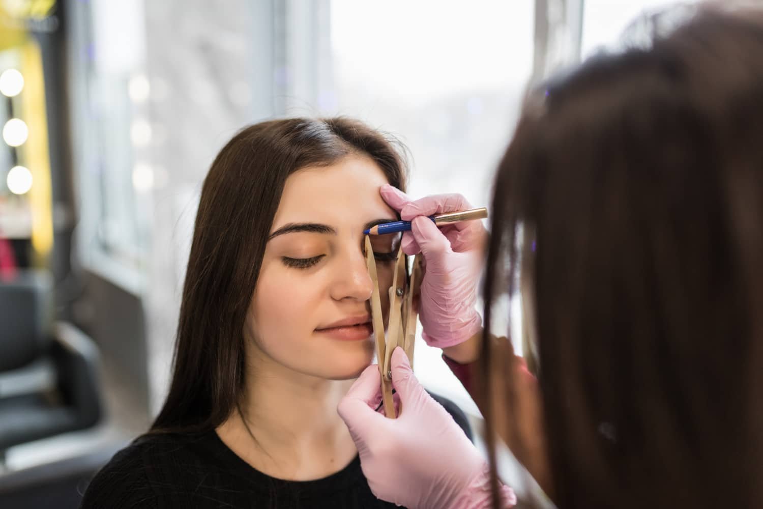 What Do Lash Artists Think About the Rise of At-Home Lash Clusters?